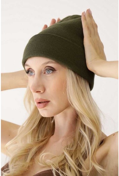 Modaline Katlamalı Kadın Bere