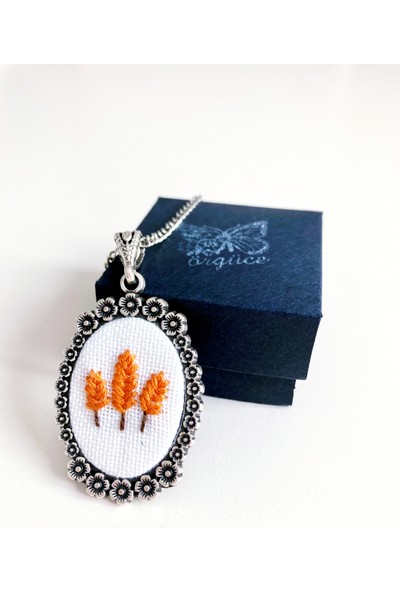 Örgüce Başak El Emeği Nakış Kolye Hediyelik Kadın Bijuteri Takı Gümüş Kaplama Aksesuar