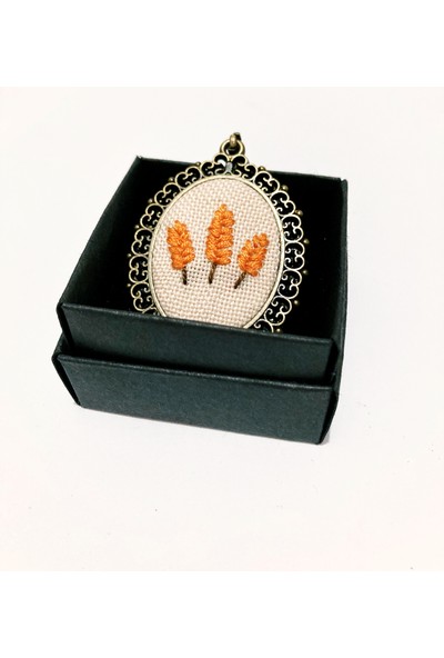 Örgüce Başak El Emeği Nakış Kolye Kadın Hediyelik Bijuteri Takı Aksesuar Krem Kumaş
