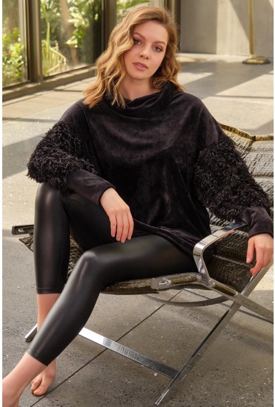 Cheeky Dishy Kadife Kol Detaylı Uzun Kol Tunik ve Deri Görünümlü Tayt Takım Cheeky Dishy Kadife Kol Detaylı Uzun Kol Tunik ve Deri Görünümlü Tayt Takım