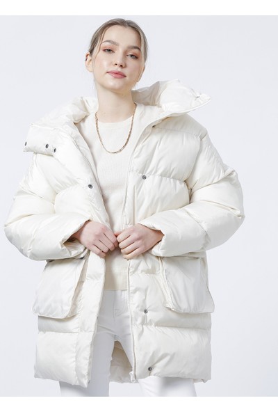 Fabrika Dik Yaka Geniş Fit Kapitone Desenli Krem Kız Çocuk Mont - LF-160308 Fabrika Dik Yaka Geniş Fit Kapitone Desenli Krem Kız Çocuk Mont - LF-160308