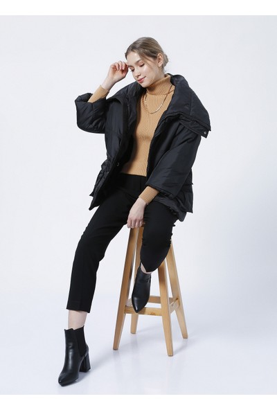 Fabrika Ata Yaka Geniş Fit Kapitone Desenli Siyah Kadın Mont - LF-160309 Fabrika Ata Yaka Geniş Fit Kapitone Desenli Siyah Kadın Mont - LF-160309