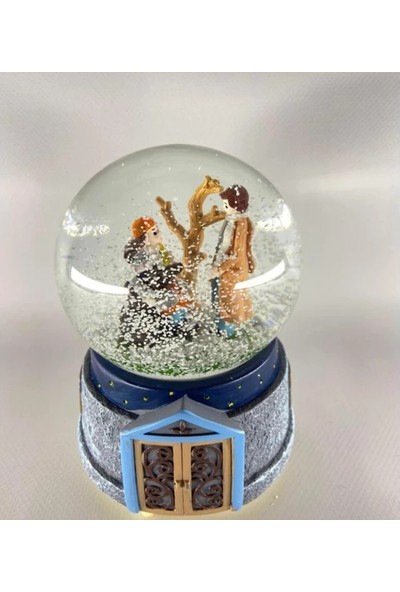 Dolunay Parkta Buluşan Sevgililer Kar Küresi