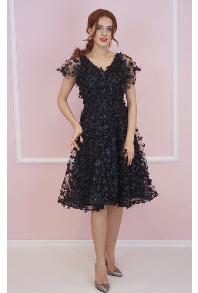 3 Boyutlu Çiçekli Siyah Midi Boy Abiye Elbise