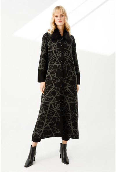 Geometrik Desenli Kürk Yakalı Triko Kaban-Siyah-Füme