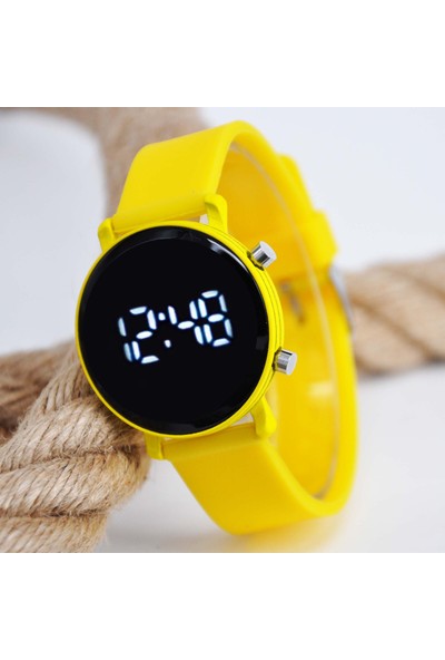 Sonsuzsaat Yeni Sezon Sarı Renk Şirin Tasarım Çocuk Kol Saati SU-475-001 Sonsuzsaat Yeni Sezon Sarı Renk Şirin Tasarım Çocuk Kol Saati SU-475-001