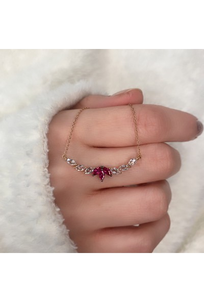 KAYRA Markiz Yakut ve Beyaz Safir Kolye PK14 KAYRA Markiz Yakut ve Beyaz Safir Kolye PK14