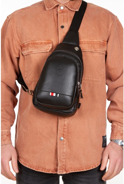 Kindfox Vegan Deri Kulaklık Çıkışlı Unisex Çapraz Omuz Çantası | Çift Taraf Askılı | 29 cm * 19 cm Kindfox Vegan Deri Kulaklık Çıkışlı Unisex Çapraz Omuz Çantası | Çift Taraf Askılı | 29 cm * 19 cm