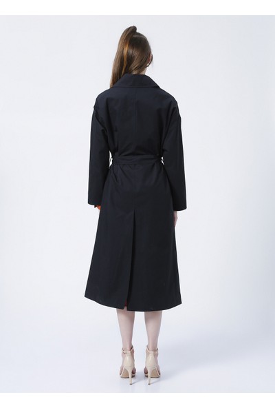 Fabrika Geniş Fit Düz Siyah Kadın Pardösü - DELON Fabrika Geniş Fit Düz Siyah Kadın Pardösü - DELON
