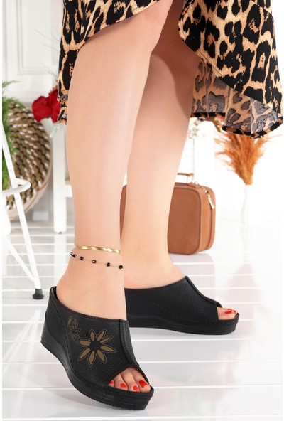 Woggo Ary 19-187 Günlük 8 cm Yüksek Topuk Kadın Terlik