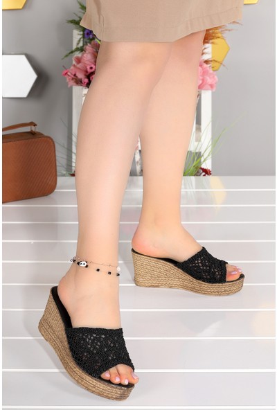 Chopper 22093 Günlük Kadın Örgü Desen 7 cm Dolgu Topuk Terlik Chopper 22093 Günlük Kadın Örgü Desen 7 cm Dolgu Topuk Terlik