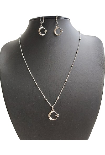 Bijuteri Evi Ay Yıldız Figürlü Gümüş Rengi Kolye ve Küpe Seti - Set 28 Bijuteri Evi Ay Yıldız Figürlü Gümüş Rengi Kolye ve Küpe Seti - Set 28