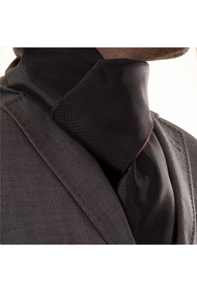Siyah Üzerine Kırmızı Puantiyeli Çift Taraflı Şal Atkı