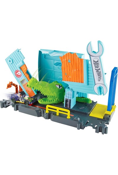 Hot Wheels Şehirde Yaratık Macerası Oyun Seti Serisi FNB05-FNB06