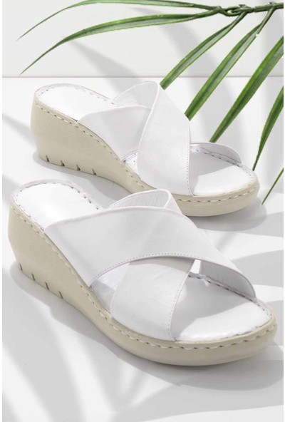 Bambi Beyaz Leather Kadın Terlik K045290601