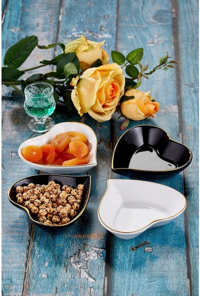 Blue Çarşım 4'lü Seramik Siyah Beyaz Kalp Desenli Çerezlik Kahvaltı Sunum Tabagı