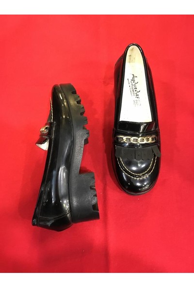 Aydındaş Gündelik Siyah Rugan Zincirli Kalın Topuklu