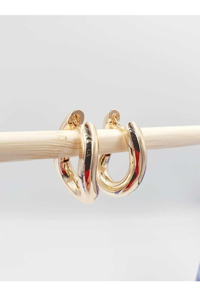 Yugen Concept Gold Kaplama Serenay Sarıkaya Küpesi Yugen Concept Gold Kaplama Serenay Sarıkaya Küpesi