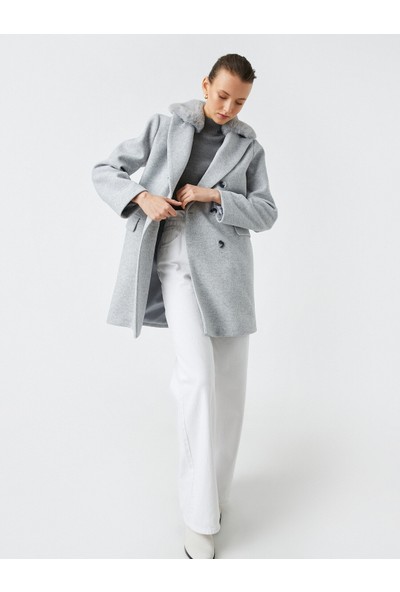 Koton Yakası Kürklü Cepli Düğmeli Uzun Kaban