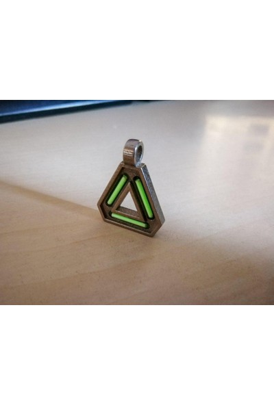 Kargolat Trityum Üçgen Kolye Plastik Aparat