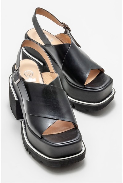 Elle Shoes Siyah Deri Topuklu Sandalet
