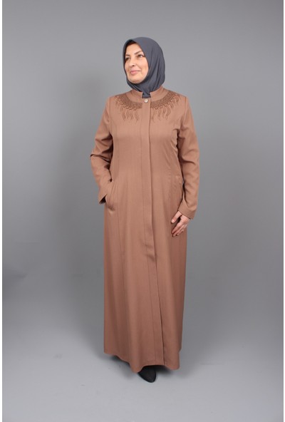 Glr & Gym Kadın Mevsimlik Düğmeli Kahve Hakim Yaka Nakışlı Incili Büyük Beden Keten Pardesü Glr & Gym Kadın Mevsimlik Düğmeli Kahve Hakim Yaka Nakışlı Incili Büyük Beden Keten Pardesü