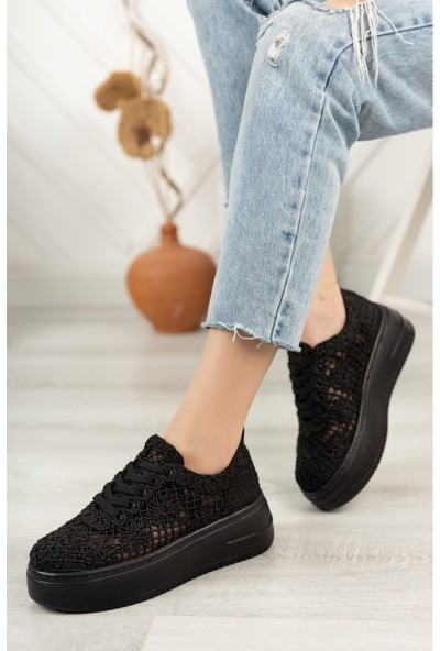 Örgülü Bağcıklı Siyah Kadın Spor Ayakkabı