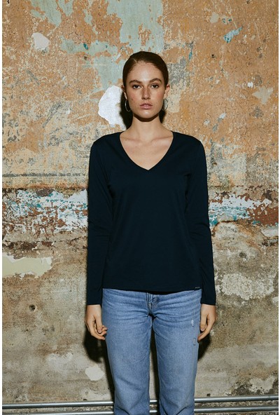 White&Simple Kadın Lacivert Uzun Kollu V Yaka Pamuklu T-Shirt White&Simple Kadın Lacivert Uzun Kollu V Yaka Pamuklu T-Shirt