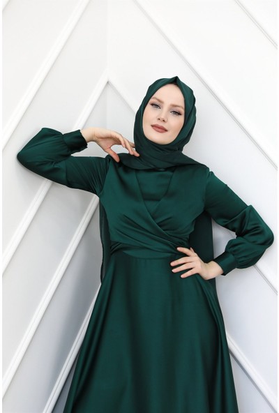 Bensu Abiye - Zümrüt Yeşil Bensu Abiye - Zümrüt Yeşil