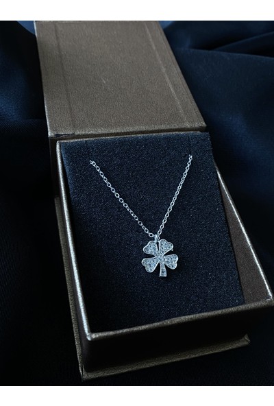 Balyan Yonca Yapraklı Kolye Balyan Yonca Yapraklı Kolye