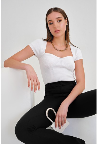 MyLove Kalp Yaka Kısa Kollu Bluz Beyaz
