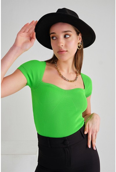 MyLove Kalp Yaka Kısa Kollu Bluz Yeşil