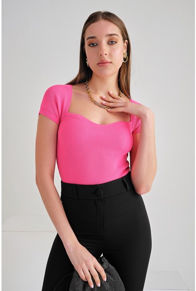 MyLove Kalp Yaka Kısa Kollu Bluz Fuşya MyLove Kalp Yaka Kısa Kollu Bluz Fuşya