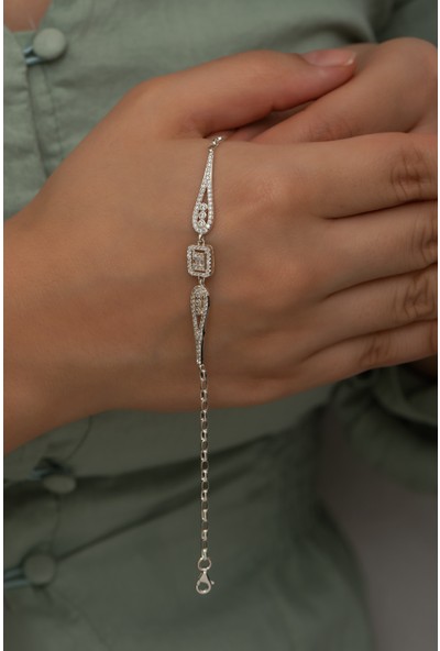 Enes Gümüş Baget Taşlı 925 Ayar Gümüş Bayan Bileklik Enes Gümüş Baget Taşlı 925 Ayar Gümüş Bayan Bileklik