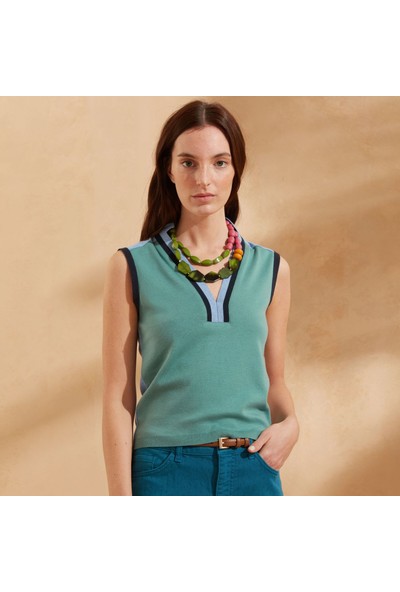 Yargıcı V Yakalı Kolsuz Triko