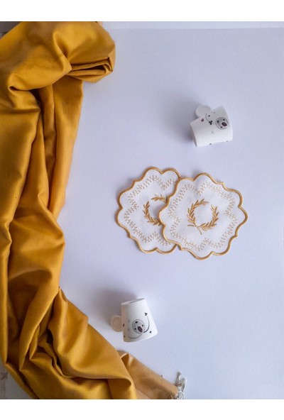 Çelenk Nakışlı Kokteyl Peçetesi Çelenk Nakışlı Kokteyl Peçetesi