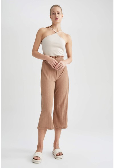 DeFacto Elastik Belli Bürümcük Kumaşlı Kapri PANTOLON U4945AZ22SM DeFacto Elastik Belli Bürümcük Kumaşlı Kapri PANTOLON U4945AZ22SM