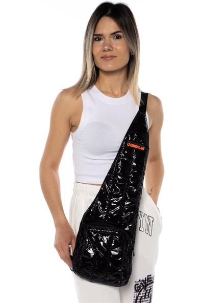 Mgebutik Q Design Lab. Siyah Kadın Rugan Çapraz Kullanımlı Bodybag Çanta Mgebutik Q Design Lab. Siyah Kadın Rugan Çapraz Kullanımlı Bodybag Çanta