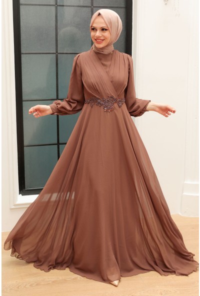 Neva Style Tesettürlü Abiye Elbise - Dantel Detaylı Kahverengi Tesettür Abiye Elbise 3435KH