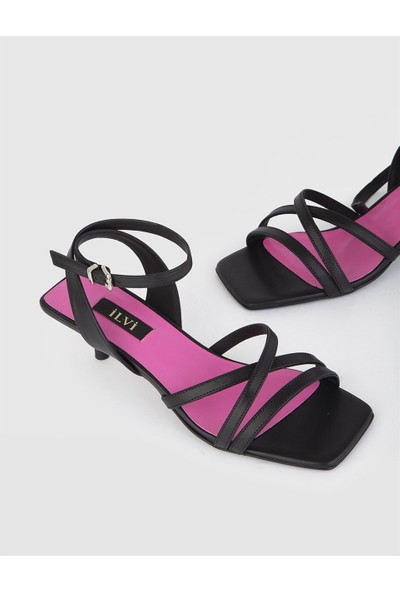 İLVİ Merti Deri Kadın Siyah Topuklu Sandalet
