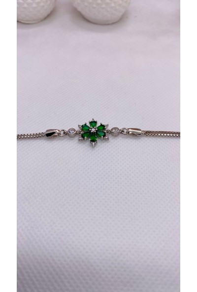 GümüşPark Midyat 925 Ayar Gümüş Zümrüt Taşlı Nergis Çiçeği Bileklik