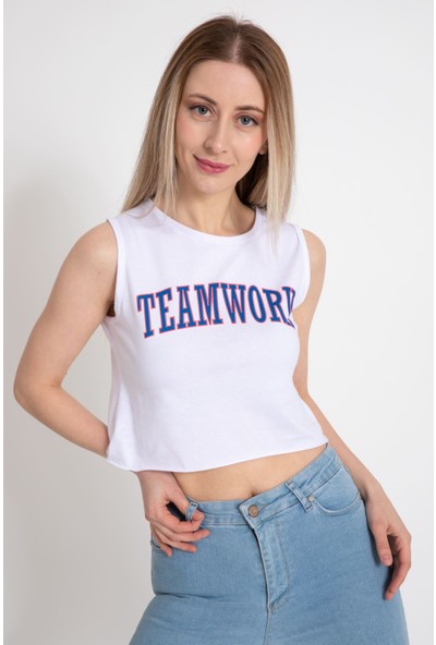 Giysa Kadın Team Work Baskılı Beyaz Crop T-Shirt Giysa Kadın Team Work Baskılı Beyaz Crop T-Shirt