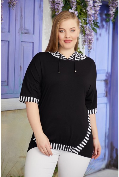 Rmg Kol ve Eteği Çizgi Detaylı Kapşonlu Büyük Beden Siyah Tişört Rmg Kol ve Eteği Çizgi Detaylı Kapşonlu Büyük Beden Siyah Tişört