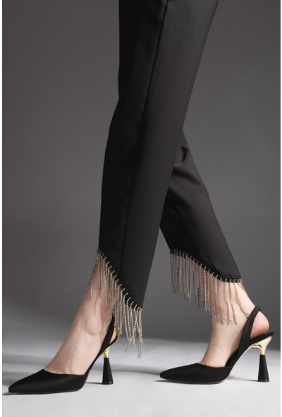 Marjin Kadın Stiletto Sivri Burun Altın Ökçe Detaylı Arkası Açık Atkılı Topuklu Ayakkabı Yolez Marjin Kadın Stiletto Sivri Burun Altın Ökçe Detaylı Arkası Açık Atkılı Topuklu Ayakkabı Yolez