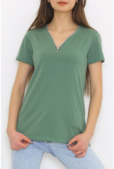 Makri Pazar Fermuar Detaylı Bluz Yeşil - 9037.599. Makri Pazar Fermuar Detaylı Bluz Yeşil - 9037.599.