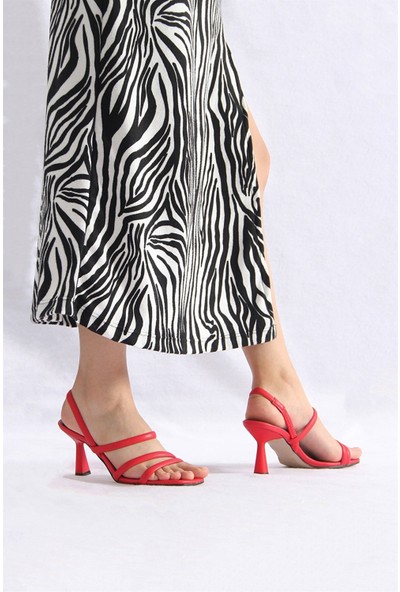 Derimall Kadın Çift Bantlı Topuklu Ayakkabı PY300009 Derimall Kadın Çift Bantlı Topuklu Ayakkabı PY300009