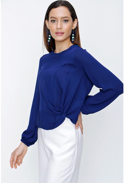 Aker 2281111 Düğüm Detaylı Kısa Bluz Aker 2281111 Düğüm Detaylı Kısa Bluz