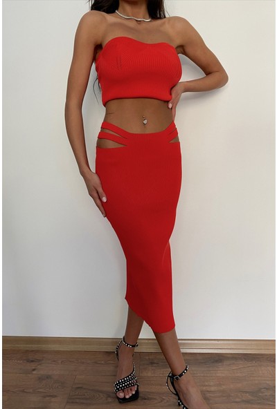 MyLove Yırtmaçlı Straplez Triko Takım Kırmızı MyLove Yırtmaçlı Straplez Triko Takım Kırmızı