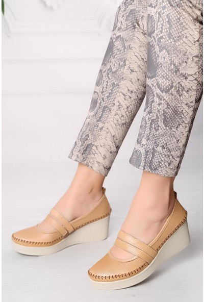 ARTI ARTI AYAKKABI ARTI-ARTI130-0153-1 Hakiki Deri Kadın Dolgu Topuk Ayakkabı ARTI ARTI AYAKKABI ARTI-ARTI130-0153-1 Hakiki Deri Kadın Dolgu Topuk Ayakkabı