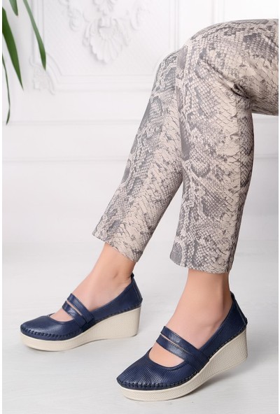 ARTI ARTI AYAKKABI ARTI-ARTI130-0153-1 Hakiki Deri Kadın Dolgu Topuk Ayakkabı ARTI ARTI AYAKKABI ARTI-ARTI130-0153-1 Hakiki Deri Kadın Dolgu Topuk Ayakkabı